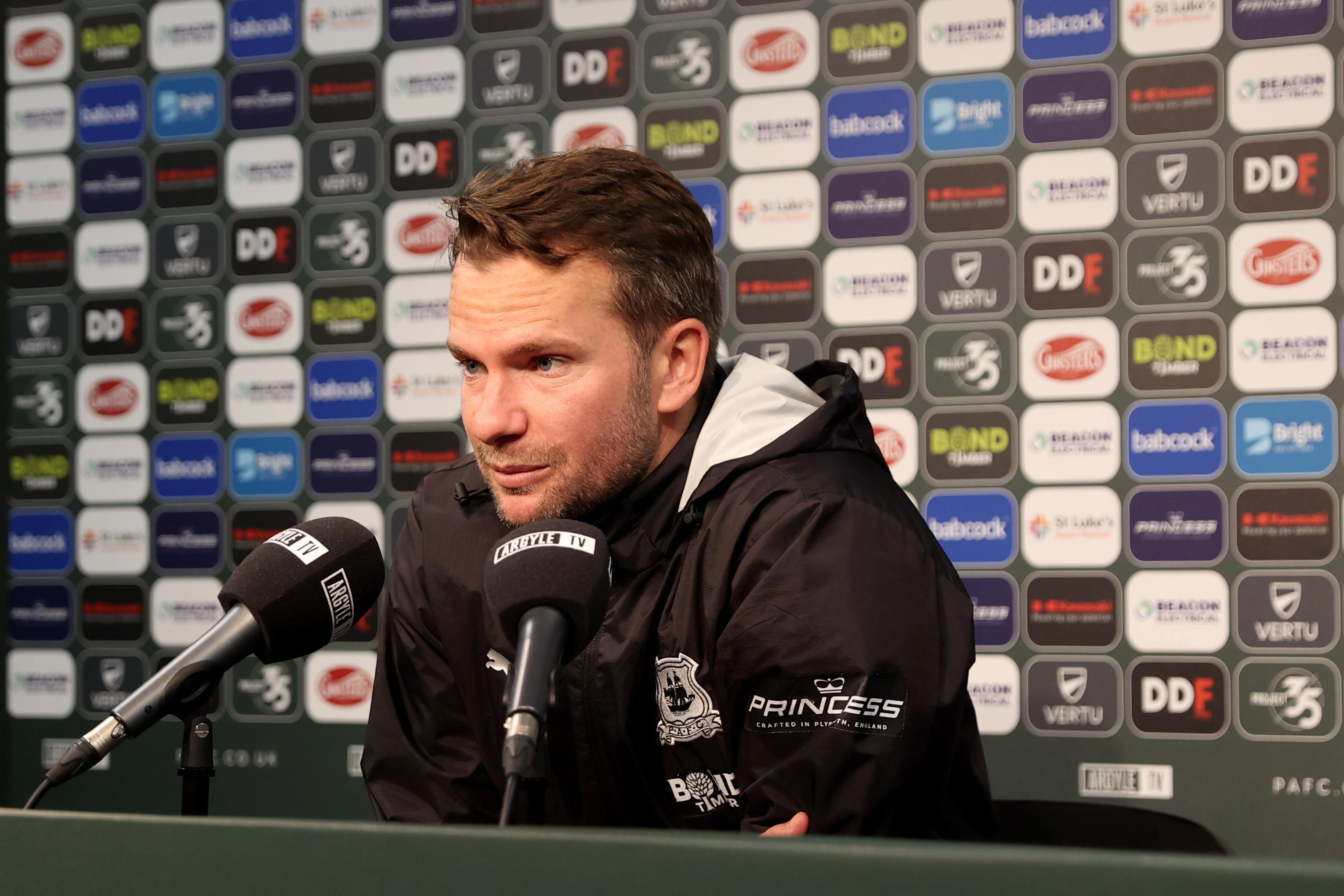 Cleverley praises character ahead of Peterborough test | Plymouth Argyle