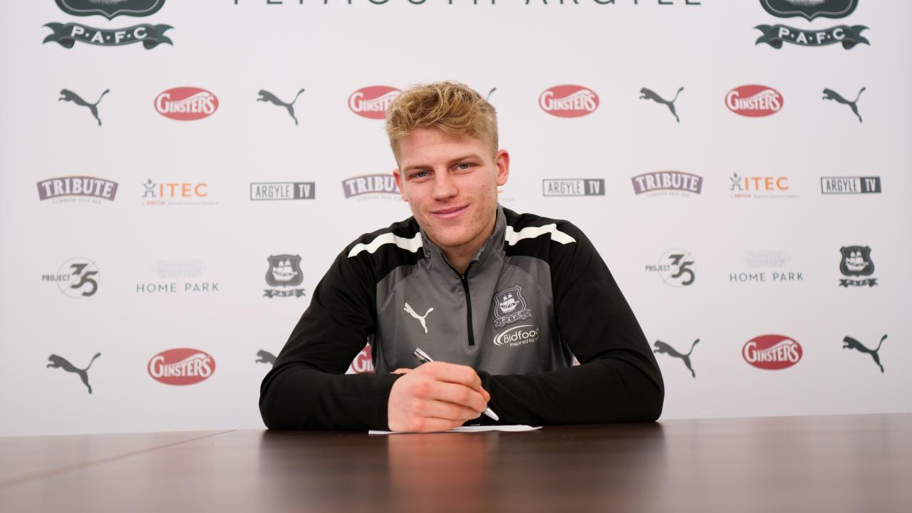 Saxon Earley Signs | Plymouth Argyle