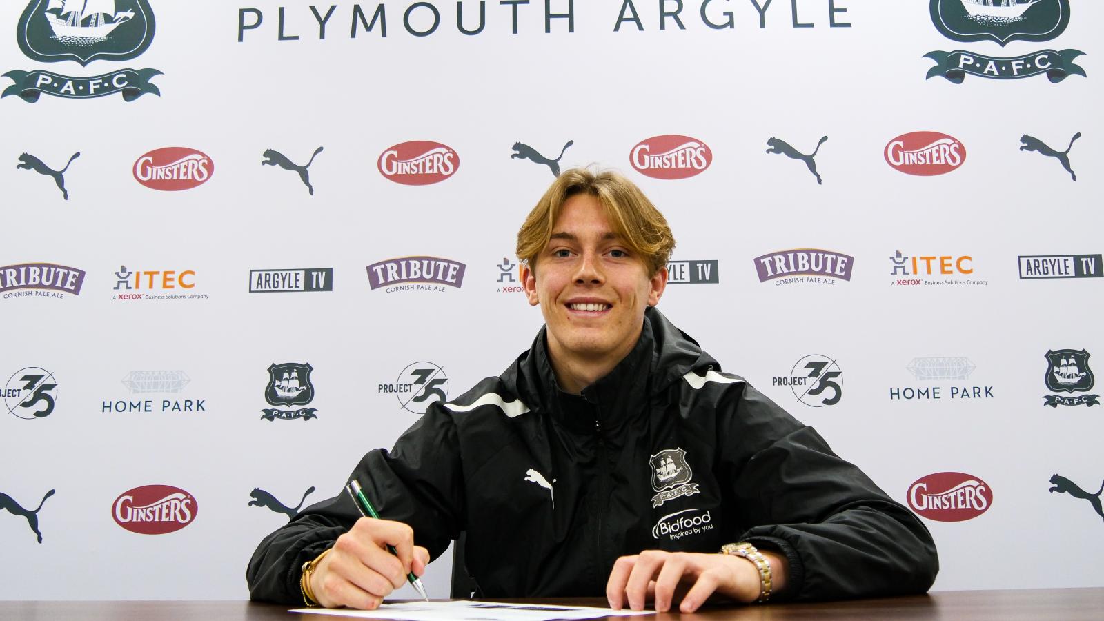 Callum Wright Signs | Plymouth Argyle