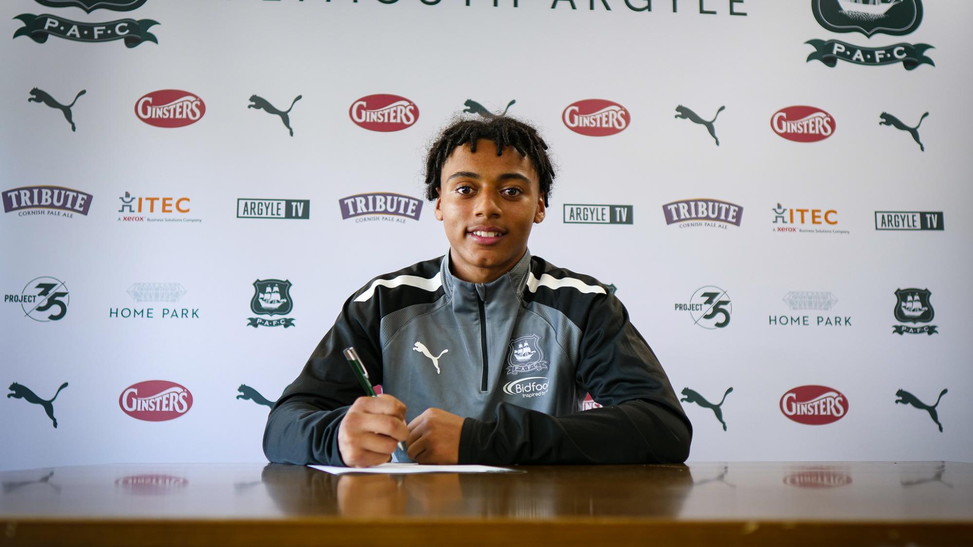 Caleb Roberts Signs Professional Deal | Plymouth Argyle