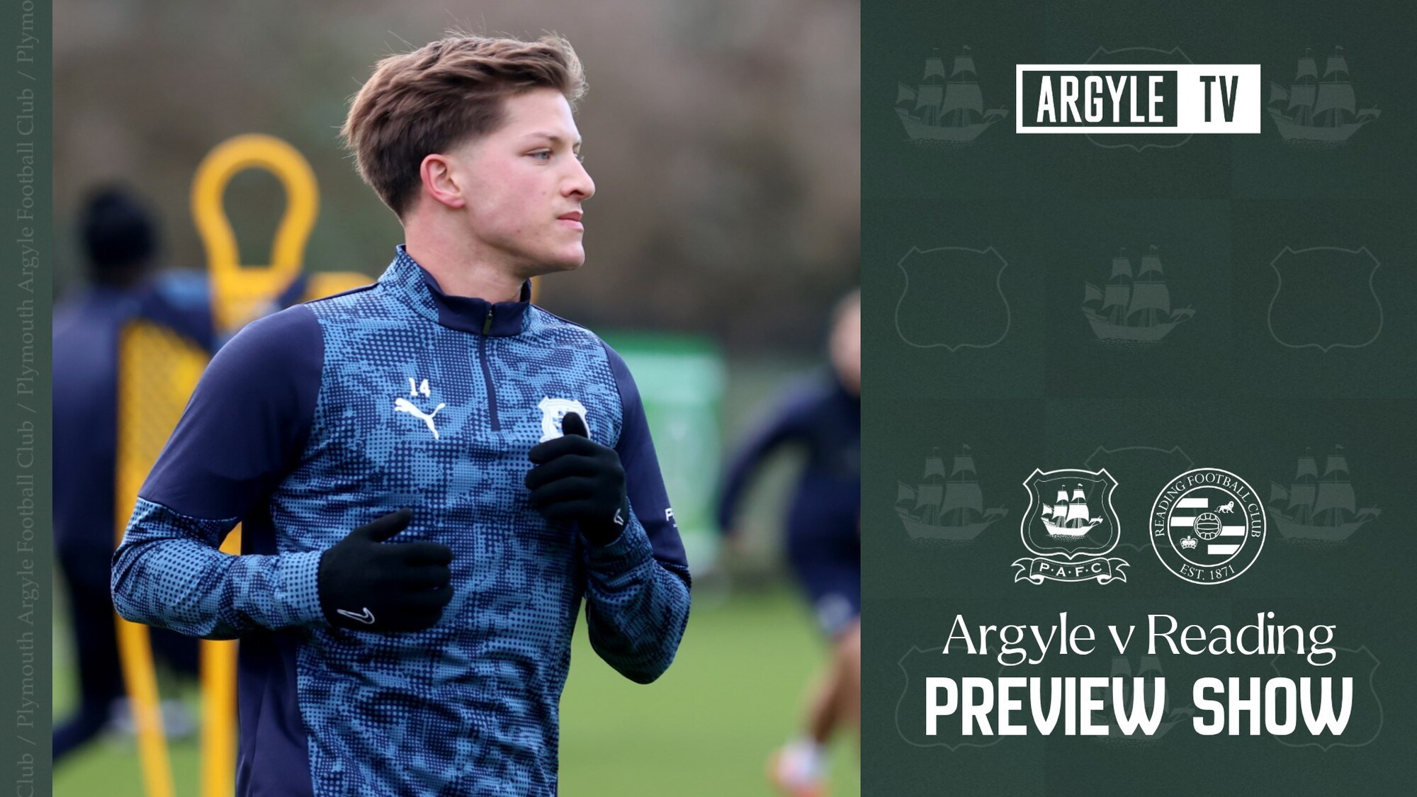 Tree Decorating | Darko vs Kornel | Plymouth Argyle