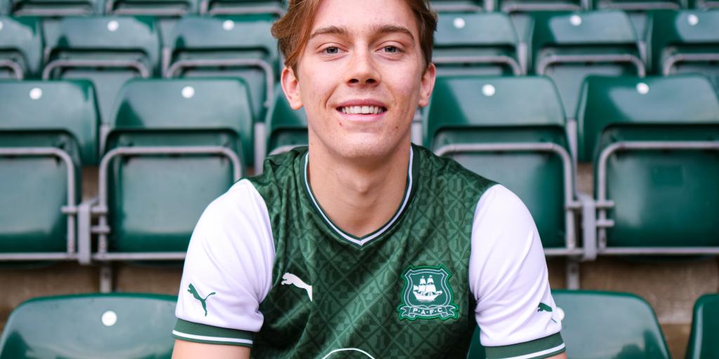 Callum Wright Signs | Plymouth Argyle - PAFC